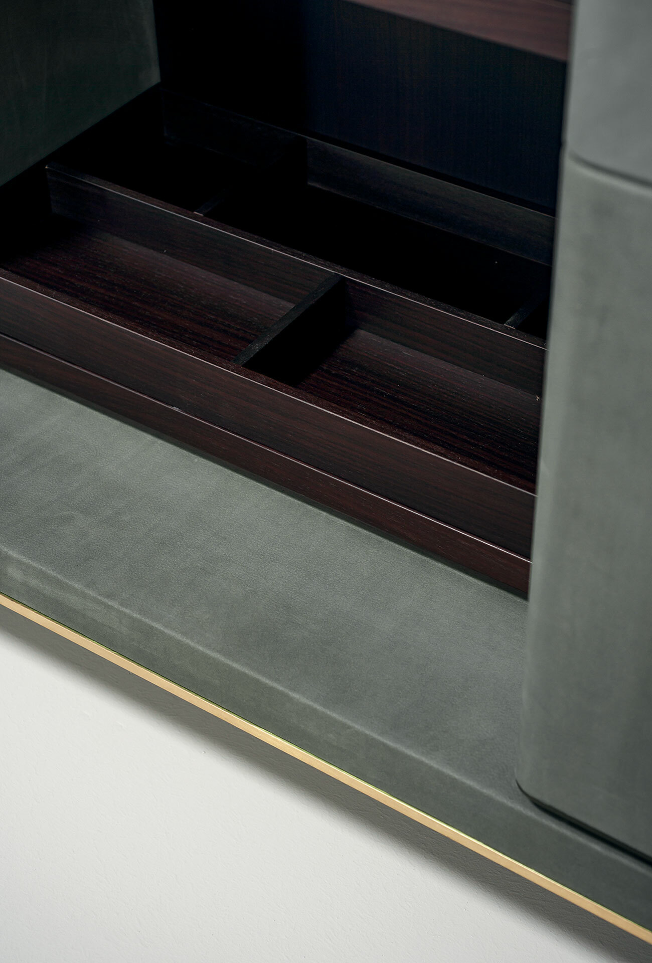 santiccioli.com | Baxter Kir Office