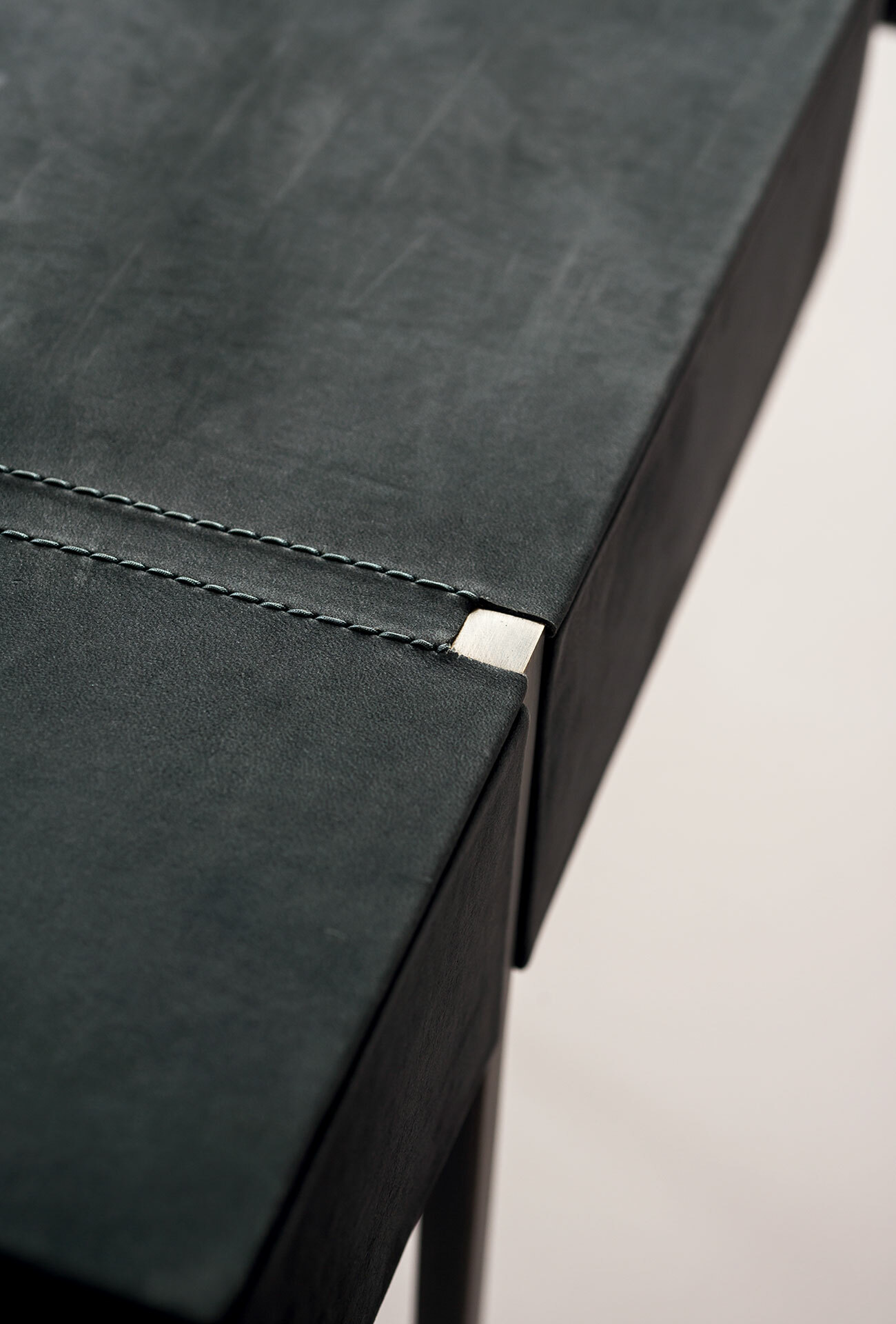 santiccioli.com | Baxter Icaro Night Table