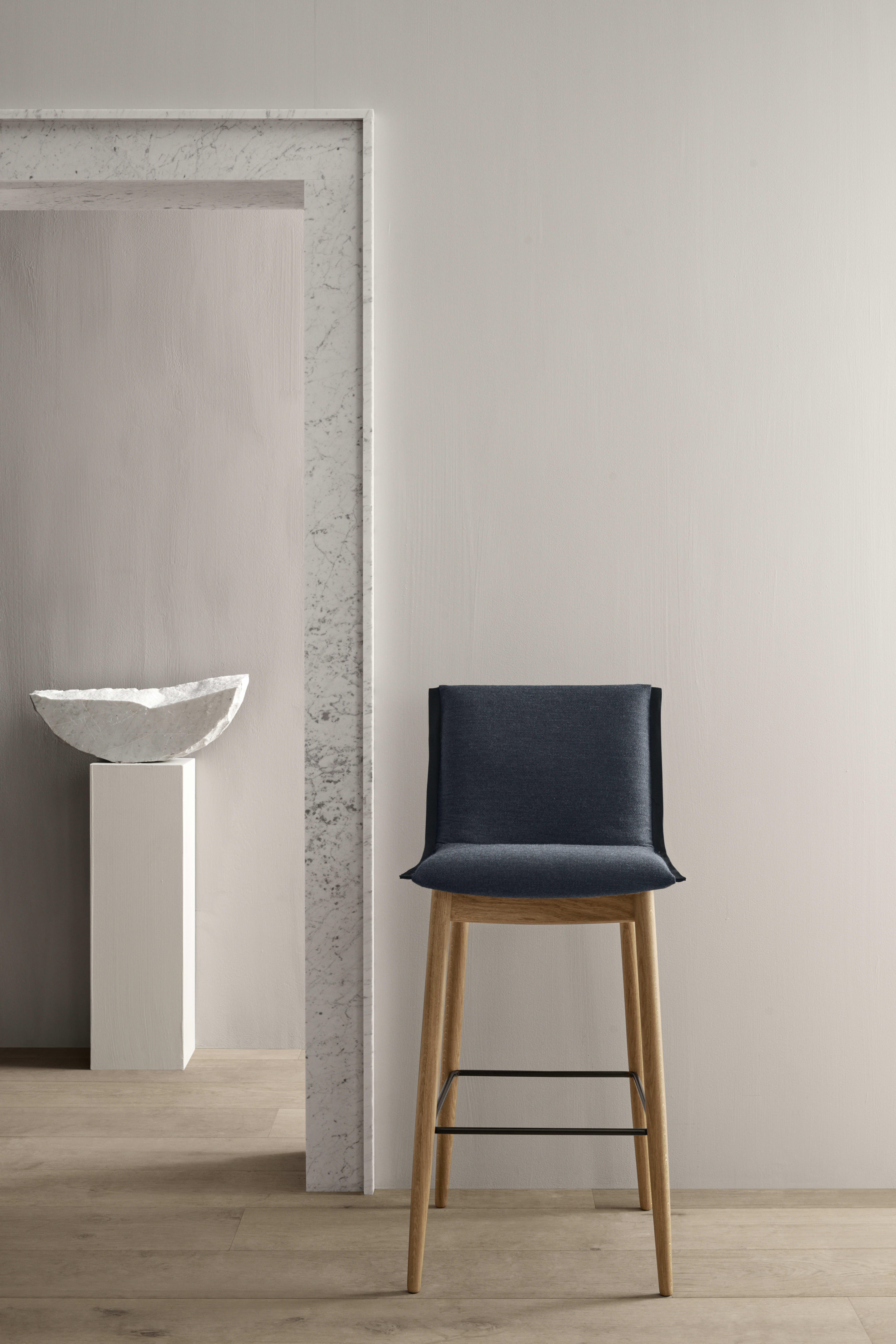 santiccioli.com | Carl Hansen & Søn E006 | Embrace Bar Stool