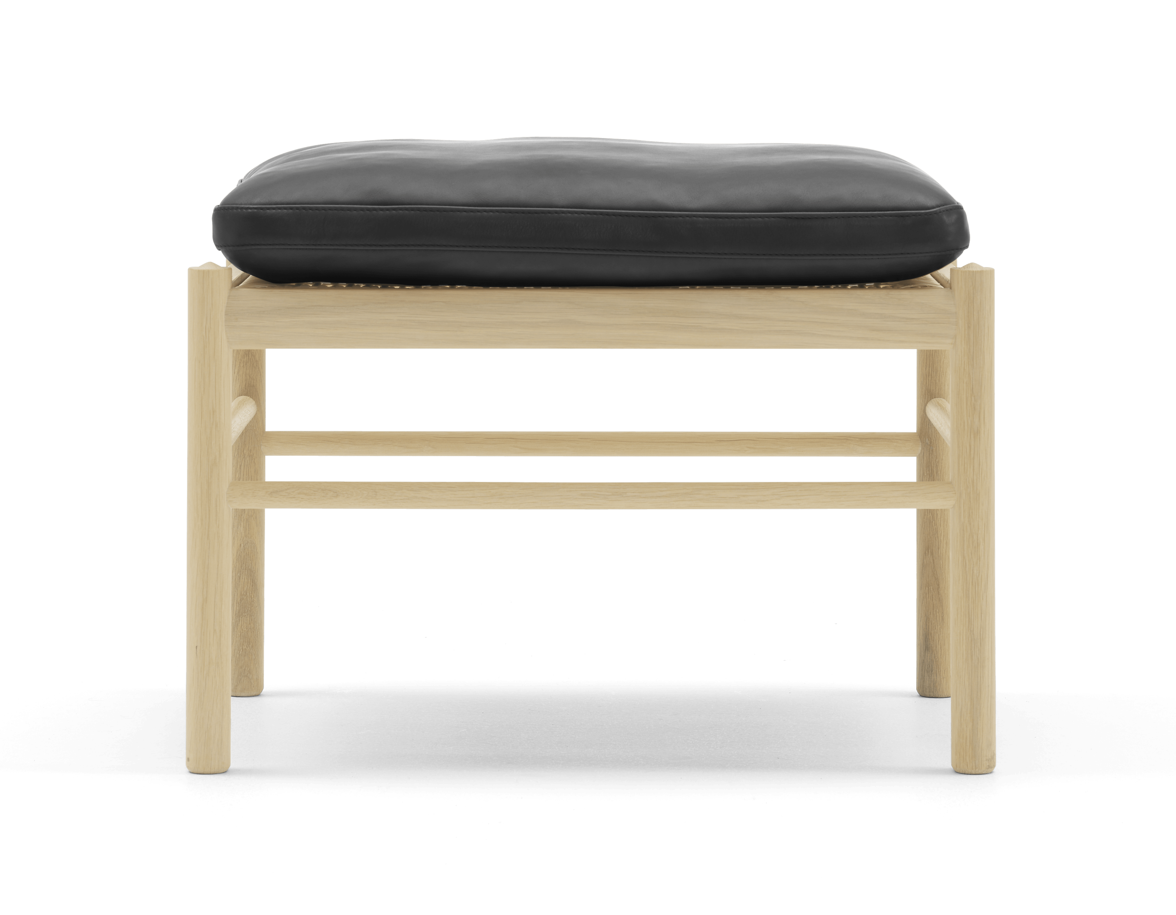 santiccioli.com | Carl Hansen & Søn OW149F | Colonial footstool