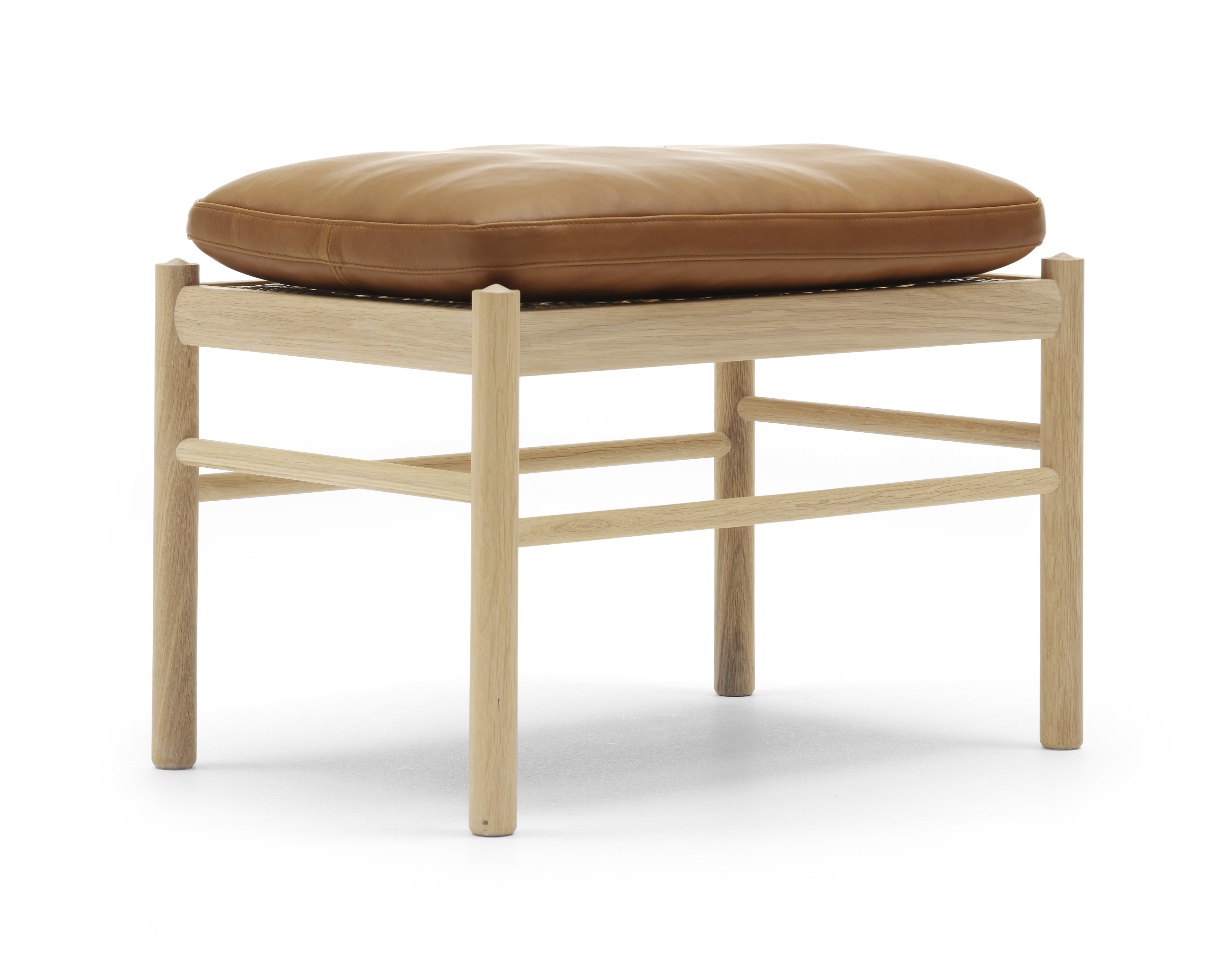 santiccioli.com | Carl Hansen & Søn OW149F | Colonial footstool