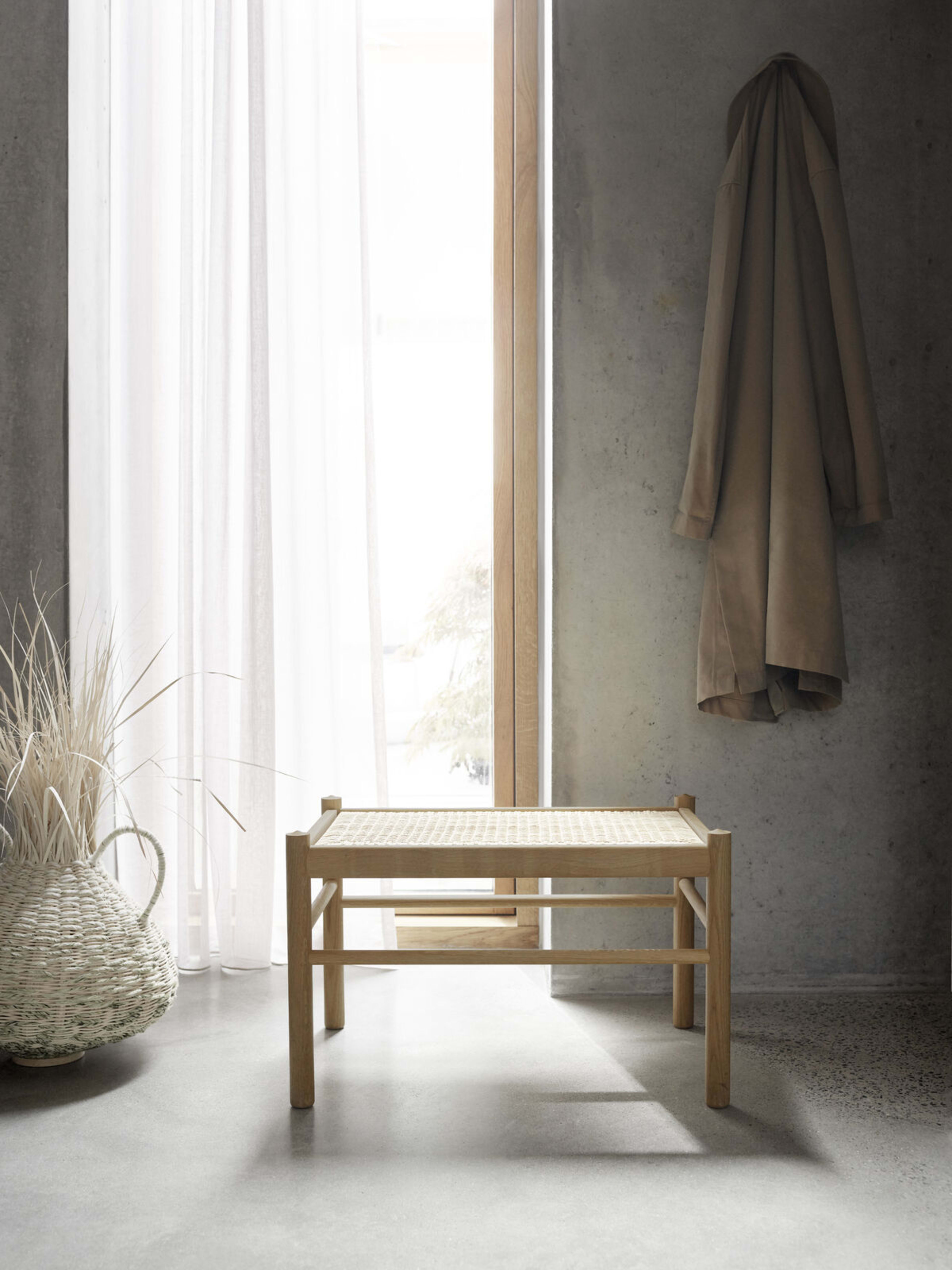 santiccioli.com | Carl Hansen & Søn OW149F | Colonial footstool