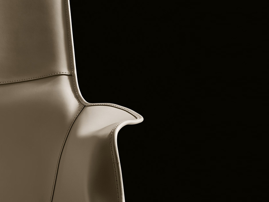 santiccioli.com | Giorgetti Mobius Armchairs