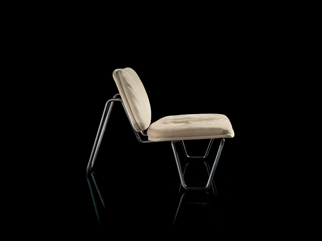 santiccioli.com | Henge Black widow chair