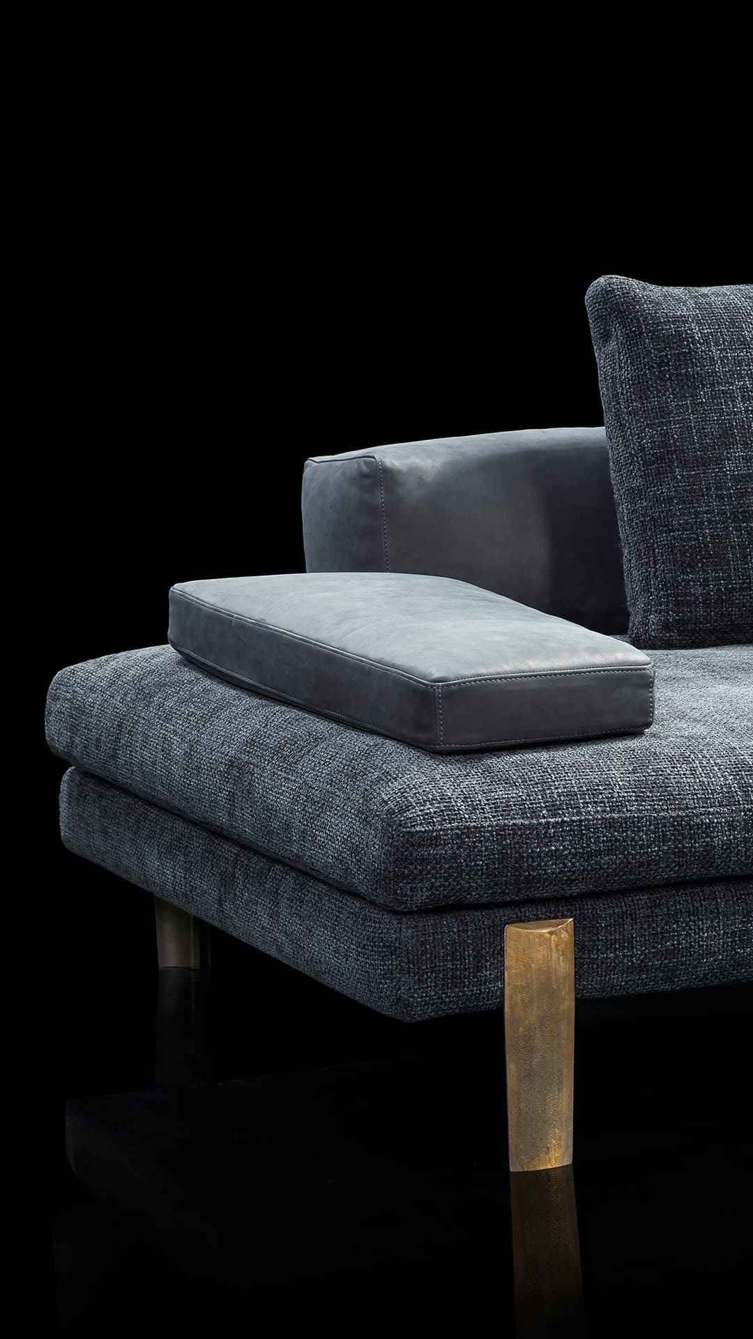 santiccioli.com | Henge Lailand Sofa
