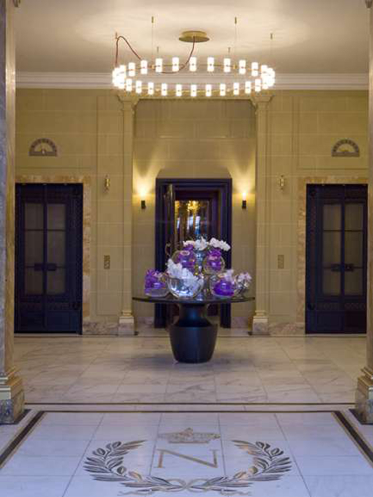 santiccioli.com | Viabizzuno Royal chandelier / Grand chandelier
